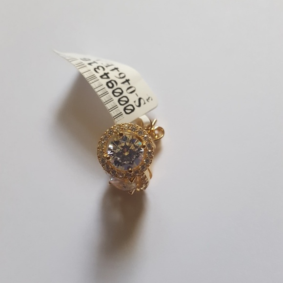 SJC | Jewelry | Silver Round Stud Earrings With Halo In Yellow | Poshmark